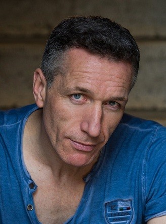 Nigel Casey • Künstler auf musicalplanet.net